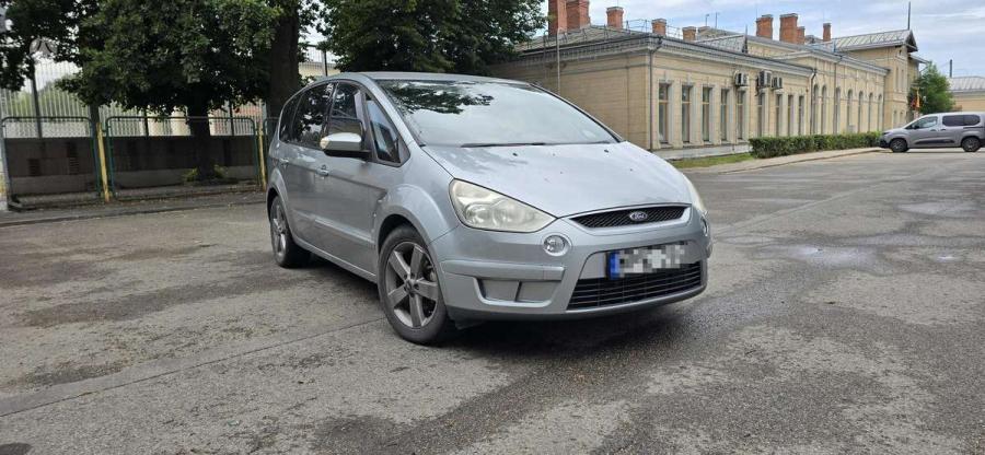 Grey Ford S-Max 2007 in Radviliskis, with an engine capacity of 2.00 L and mileage of 260 thousand km for 2650 €, photo 1 on AUTOMOTO.COM.LV