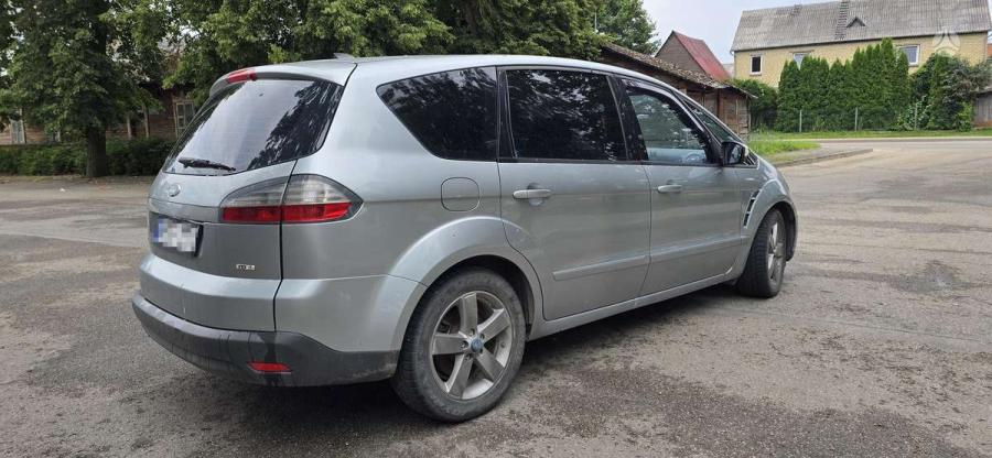 Grey Ford S-Max 2007 in Radviliskis, with an engine capacity of 2.00 L and mileage of 260 thousand km for 2650 €, photo 4 on AUTOMOTO.COM.LV