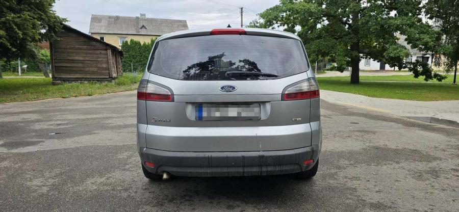 Grey Ford S-Max 2007 in Radviliskis, with an engine capacity of 2.00 L and mileage of 260 thousand km for 2650 €, photo 5 on AUTOMOTO.COM.LV