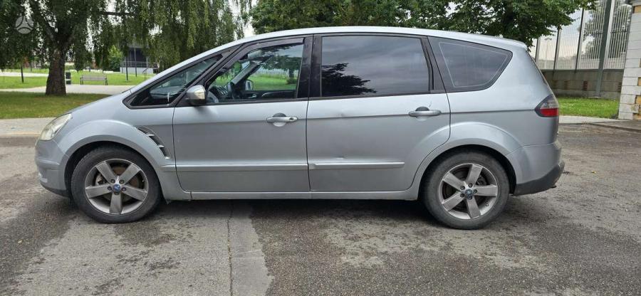 Grey Ford S-Max 2007 in Radviliskis, with an engine capacity of 2.00 L and mileage of 260 thousand km for 2650 €, photo 7 on AUTOMOTO.COM.LV