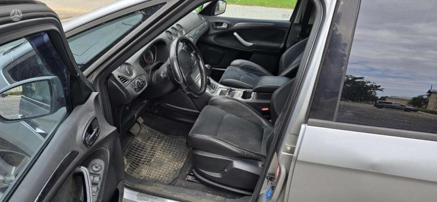 Grey Ford S-Max 2007 in Radviliskis, with an engine capacity of 2.00 L and mileage of 260 thousand km for 2650 €, photo 9 on AUTOMOTO.COM.LV