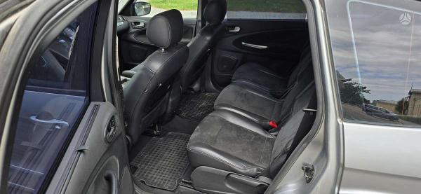 Pelēks Ford S-Max 2007 Radviliškis, ar dzinēja tilpumu 2.00 L un nobraukumu 260 tūkst. km par 2650 €, foto 10 vietnē AUTOMOTO.COM.LV