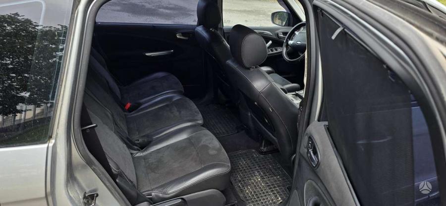 Grey Ford S-Max 2007 in Radviliskis, with an engine capacity of 2.00 L and mileage of 260 thousand km for 2650 €, photo 12 on AUTOMOTO.COM.LV