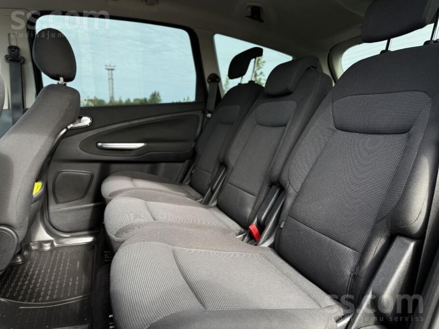 Grey Ford S-Max 2007 in Liepaja, with an engine capacity of 1.80 L and mileage of 318 thousand km for 3400 €, photo 14 on AUTOMOTO.COM.LV