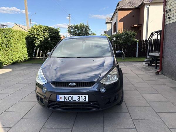 Grey Ford S-Max 2007 in Siauliai, with an engine capacity of 2.00 L and mileage of 303 thousand km for 2800 €, photo 1 on AUTOMOTO.COM.LV
