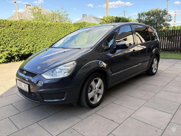 Grey Ford S-Max 2007 in Siauliai, with an engine capacity of 2.00 L and mileage of 303 thousand km for 2800 €, photo 2 on AUTOMOTO.COM.LV