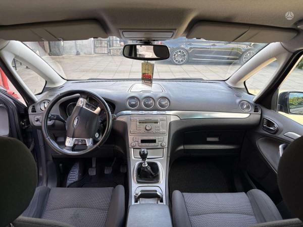 Grey Ford S-Max 2007 in Siauliai, with an engine capacity of 2.00 L and mileage of 303 thousand km for 2800 €, photo 7 on AUTOMOTO.COM.LV