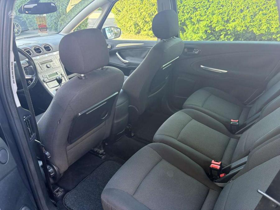 Grey Ford S-Max 2007 in Siauliai, with an engine capacity of 2.00 L and mileage of 303 thousand km for 2800 €, photo 10 on AUTOMOTO.COM.LV