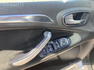 Pelēks Ford S-Max 2007 Rīga, ar dzinēja tilpumu 2.00 L un nobraukumu 298 tūkst. km par 2800 €, foto 15 vietnē AUTOMOTO.COM.LV