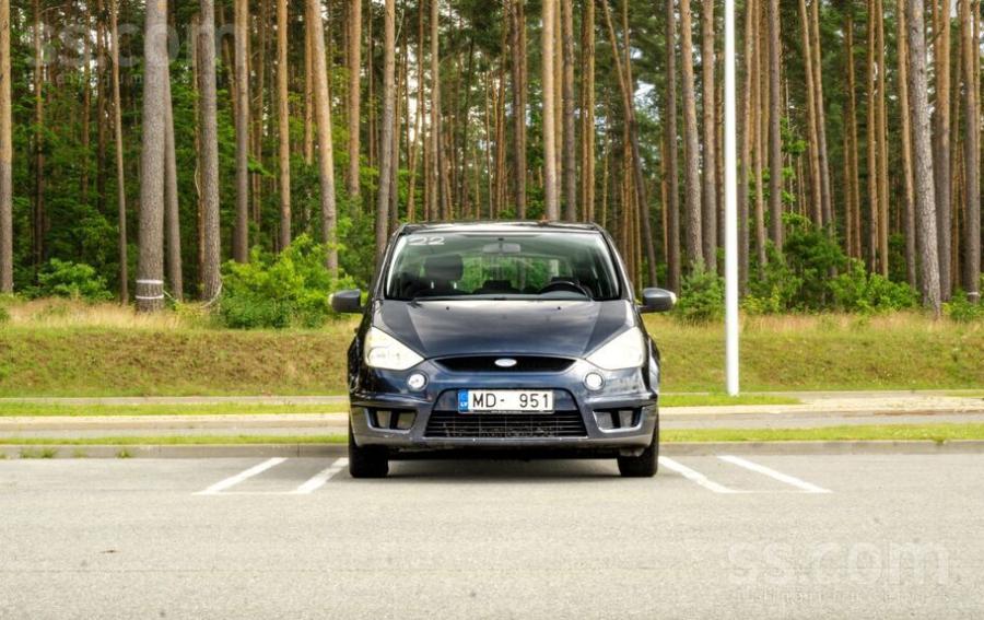 Pelēks Ford S-Max 2007 Rīga, ar dzinēja tilpumu 1.80 L un nobraukumu 404 tūkst. km par 1490 €, foto 4 vietnē AUTOMOTO.COM.LV
