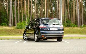 Pelēks Ford S-Max 2007 Rīga, ar dzinēja tilpumu 1.80 L un nobraukumu 404 tūkst. km par 1490 €, foto 9 vietnē AUTOMOTO.COM.LV