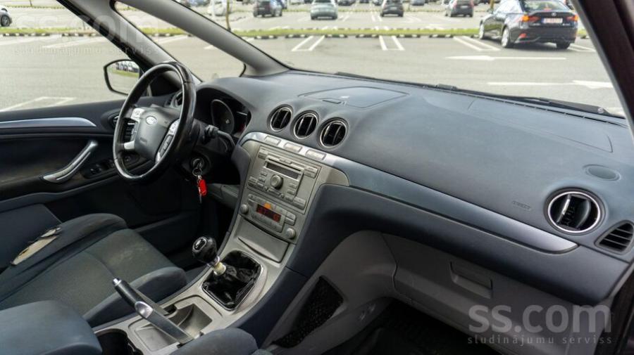 Pelēks Ford S-Max 2007 Rīga, ar dzinēja tilpumu 1.80 L un nobraukumu 404 tūkst. km par 1490 €, foto 12 vietnē AUTOMOTO.COM.LV