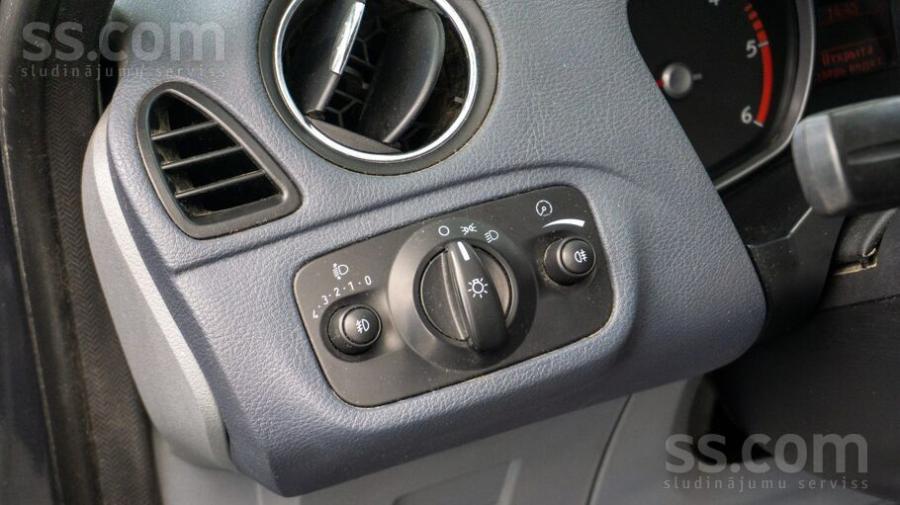 Pelēks Ford S-Max 2007 Rīga, ar dzinēja tilpumu 1.80 L un nobraukumu 404 tūkst. km par 1490 €, foto 16 vietnē AUTOMOTO.COM.LV