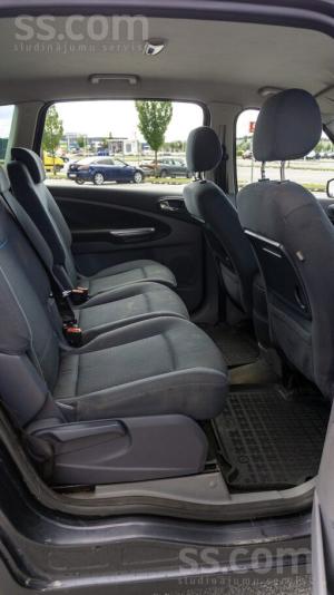 Pelēks Ford S-Max 2007 Rīga, ar dzinēja tilpumu 1.80 L un nobraukumu 404 tūkst. km par 1490 €, foto 23 vietnē AUTOMOTO.COM.LV