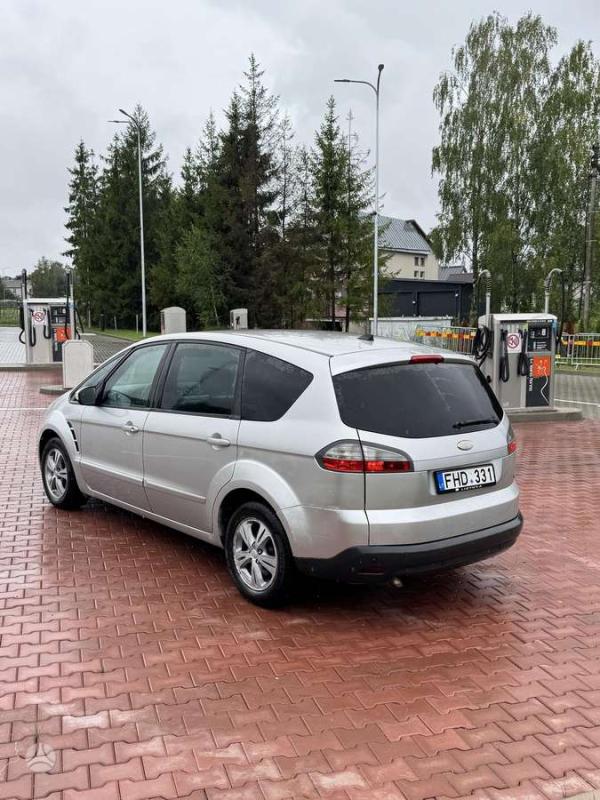 Grey Ford S-Max 2007 in Vilnius, with an engine capacity of 2.00 L and mileage of 383 thousand km for 1750 €, photo 4 on AUTOMOTO.COM.LV