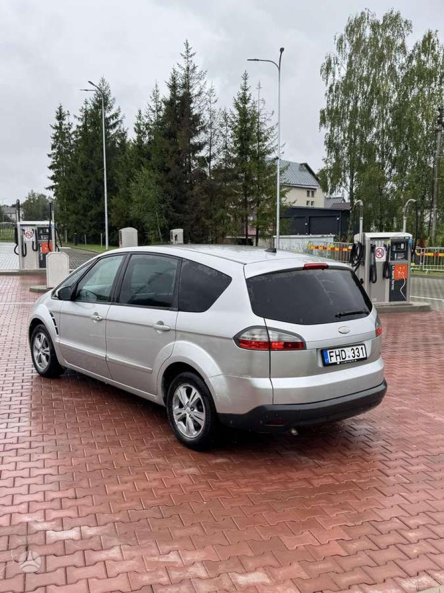 Pelēks Ford S-Max 2007 Viļņa, ar dzinēja tilpumu 2.00 L un nobraukumu 383 tūkst. km par 1750 €, foto 5 vietnē AUTOMOTO.COM.LV