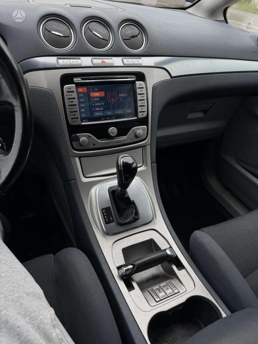 Pelēks Ford S-Max 2007 Viļņa, ar dzinēja tilpumu 2.00 L un nobraukumu 383 tūkst. km par 1750 €, foto 13 vietnē AUTOMOTO.COM.LV