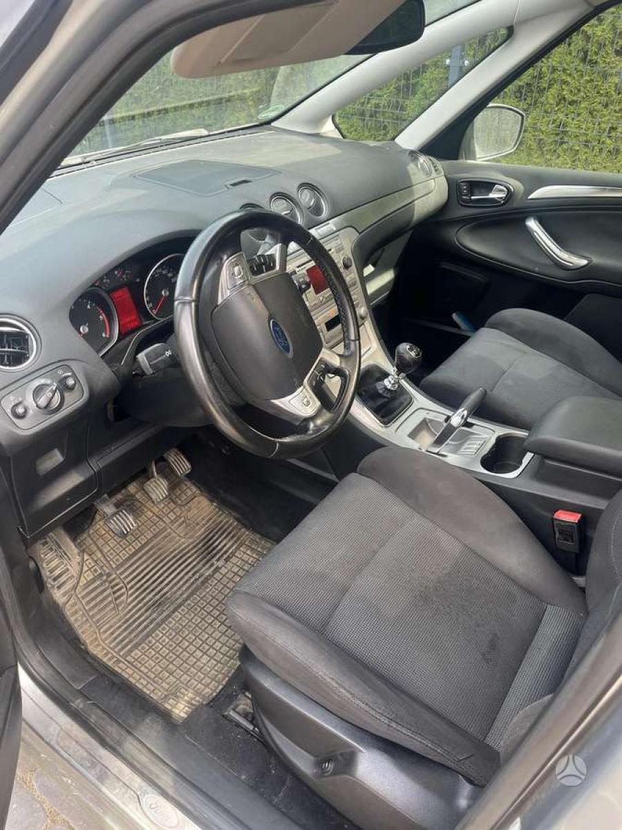 Pelēks Ford S-Max 2007 Kauņa, ar dzinēja tilpumu 2.00 L un nobraukumu 446 tūkst. km par 1300 €, foto 5 vietnē AUTOMOTO.COM.LV