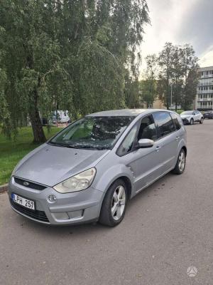 Pelēks Ford S-Max 2007 Panevēža, ar dzinēja tilpumu 2.00 L un nobraukumu 297 tūkst. km par 1100 €, foto  vietnē AUTOMOTO.COM.LV