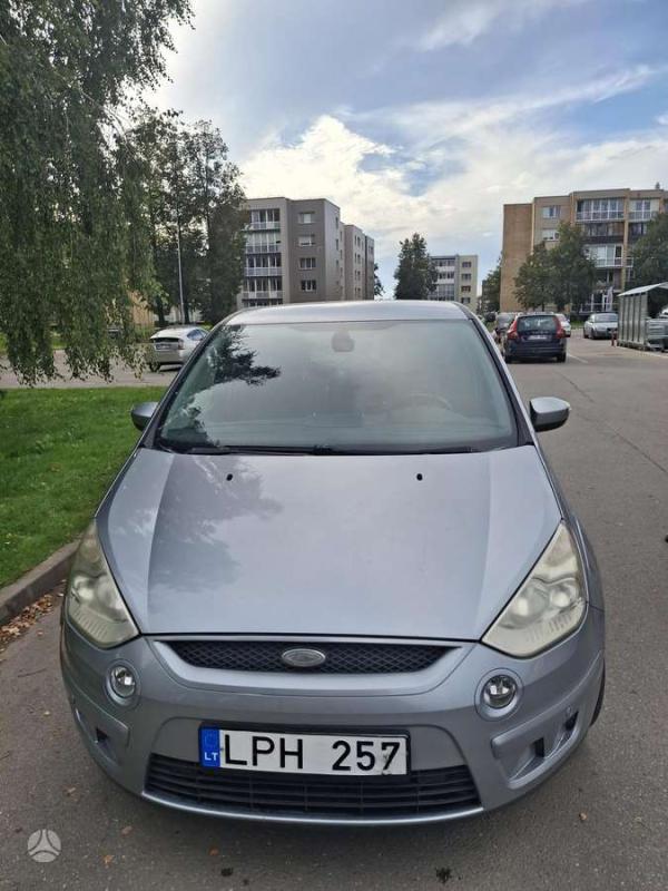 Grey Ford S-Max 2007 in Panevezys, with an engine capacity of 2.00 L and mileage of 297 thousand km for 1100 €, photo 5 on AUTOMOTO.COM.LV