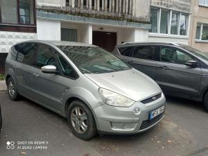 Pelēks Ford S-Max 2007 Viļņa, ar dzinēja tilpumu 1.75 L un nobraukumu 300 tūkst. km par 700 €, foto  vietnē AUTOMOTO.COM.LV