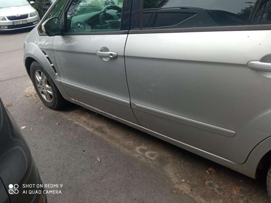 Pelēks Ford S-Max 2007 Viļņa, ar dzinēja tilpumu 1.75 L un nobraukumu 300 tūkst. km par 700 €, foto 5 vietnē AUTOMOTO.COM.LV