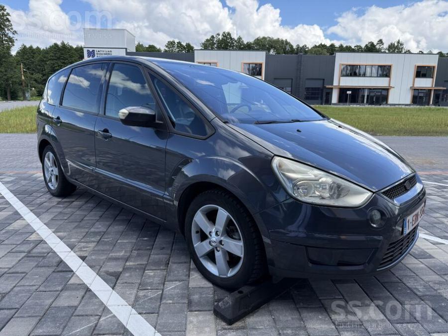 Grey Ford S-Max 2007 in Riga, with an engine capacity of 1.80 L and mileage of 435 thousand km for 2800 €, photo 3 on AUTOMOTO.COM.LV