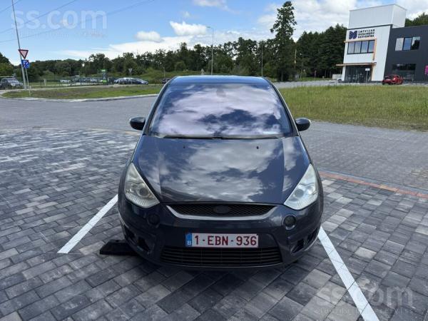 Grey Ford S-Max 2007 in Riga, with an engine capacity of 1.80 L and mileage of 435 thousand km for 2800 €, photo 4 on AUTOMOTO.COM.LV