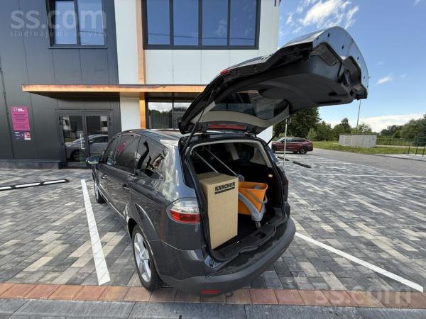 Grey Ford S-Max 2007 in Riga, with an engine capacity of 1.80 L and mileage of 435 thousand km for 2800 €, photo 5 on AUTOMOTO.COM.LV