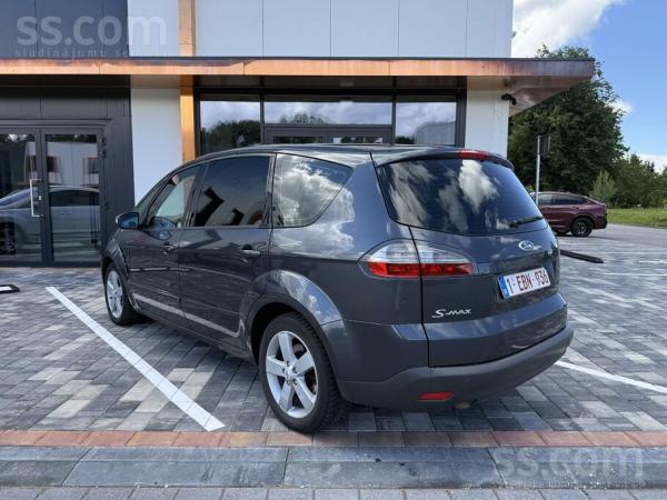 Grey Ford S-Max 2007 in Riga, with an engine capacity of 1.80 L and mileage of 435 thousand km for 2800 €, photo 7 on AUTOMOTO.COM.LV