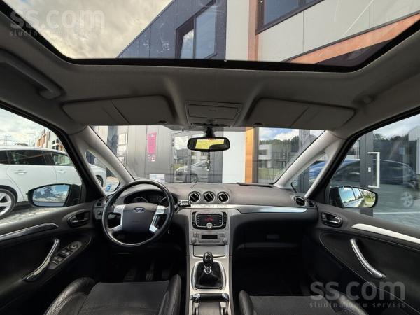 Grey Ford S-Max 2007 in Riga, with an engine capacity of 1.80 L and mileage of 435 thousand km for 2800 €, photo 11 on AUTOMOTO.COM.LV
