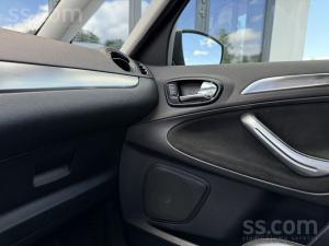Grey Ford S-Max 2007 in Riga, with an engine capacity of 1.80 L and mileage of 435 thousand km for 2800 €, photo 18 on AUTOMOTO.COM.LV