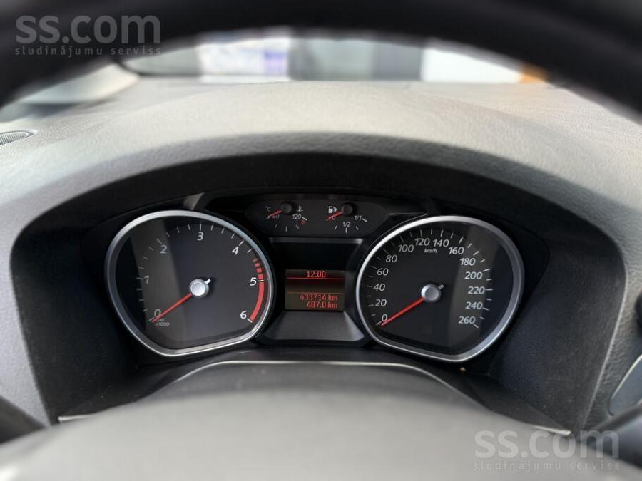 Grey Ford S-Max 2007 in Riga, with an engine capacity of 1.80 L and mileage of 435 thousand km for 2800 €, photo 19 on AUTOMOTO.COM.LV