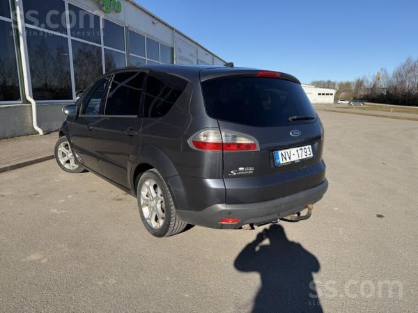 Grey Ford S-Max 2007 in Tukums, with an engine capacity of 1.80 L and mileage of 314 thousand km for 3270 €, photo 6 on AUTOMOTO.COM.LV