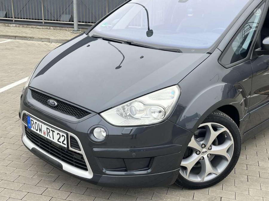 Grey Ford S-Max 2008 in Jonava, with an engine capacity of 2.18 L and mileage of 274 thousand km for 3999 €, photo 3 on AUTOMOTO.COM.LV