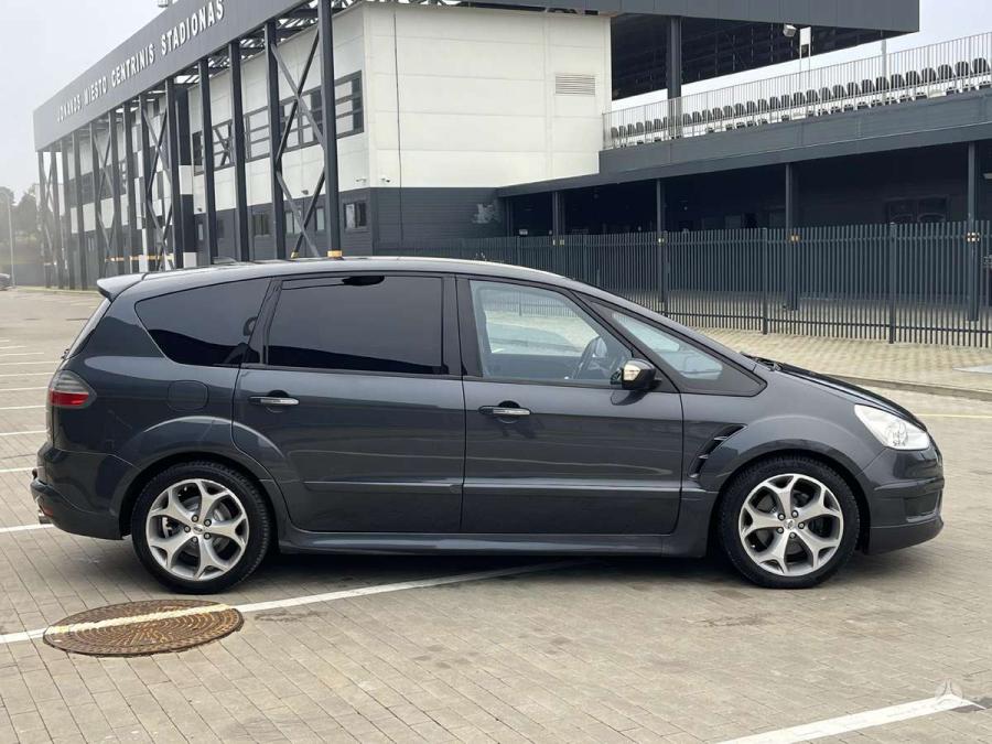 Grey Ford S-Max 2008 in Jonava, with an engine capacity of 2.18 L and mileage of 274 thousand km for 3999 €, photo 13 on AUTOMOTO.COM.LV