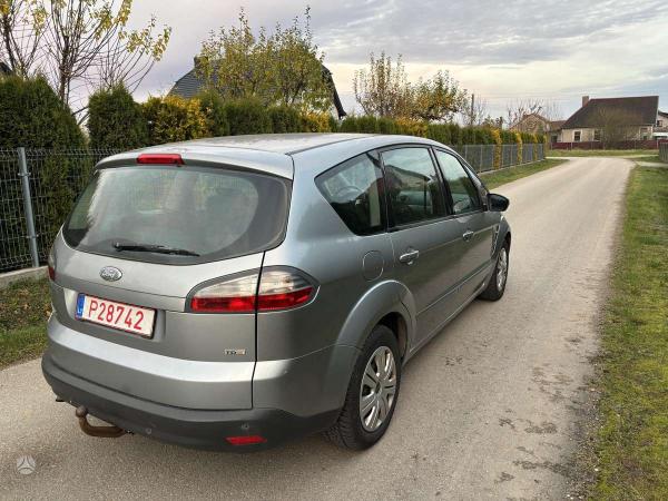 Grey Ford S-Max 2008 in Taurage, with an engine capacity of 2.00 L and mileage of 231 thousand km for 3100 €, photo 4 on AUTOMOTO.COM.LV