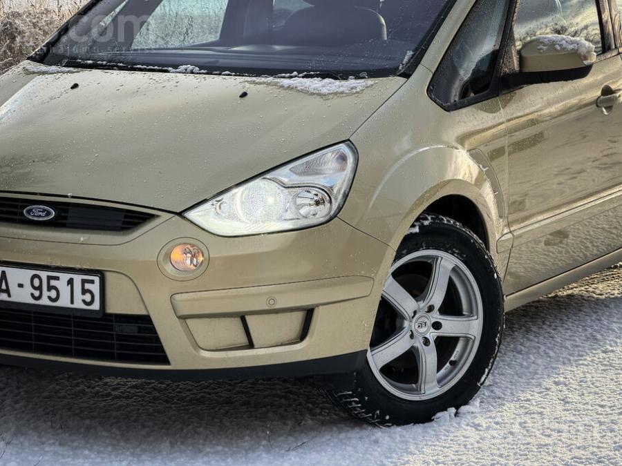 Grey Ford S-Max 2008 in Jurmala, with an engine capacity of 2.00 L and mileage of 303 thousand km for 4700 €, photo 3 on AUTOMOTO.COM.LV