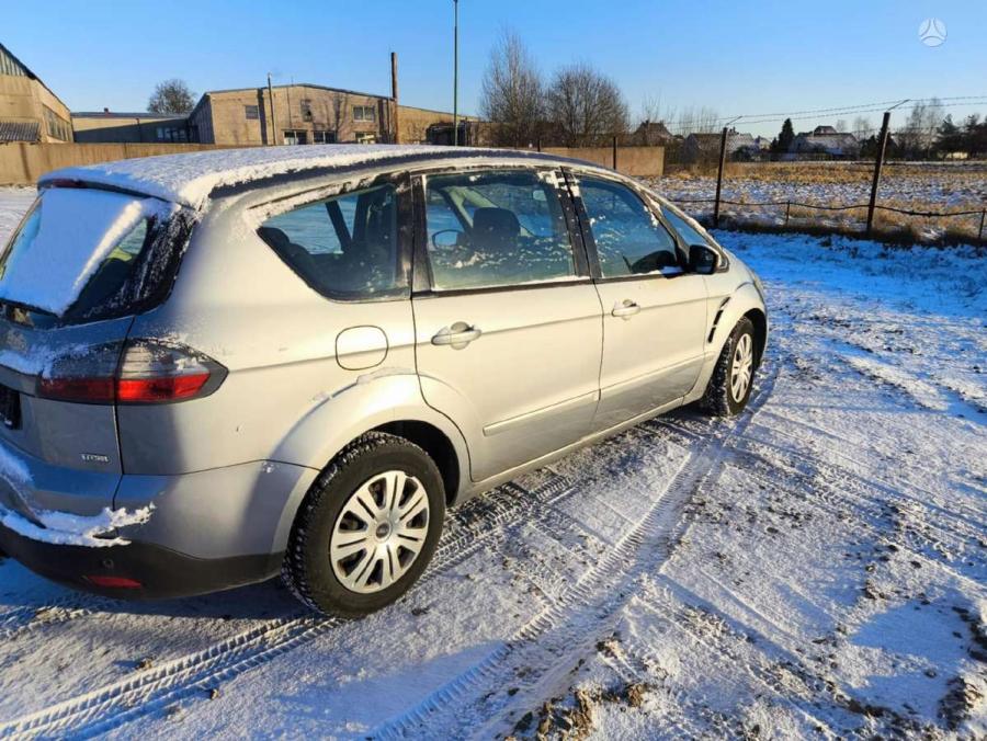 Grey Ford S-Max 2008 in Taurage, with an engine capacity of 2.00 L and mileage of 231 thousand km for 3200 €, photo 5 on AUTOMOTO.COM.LV