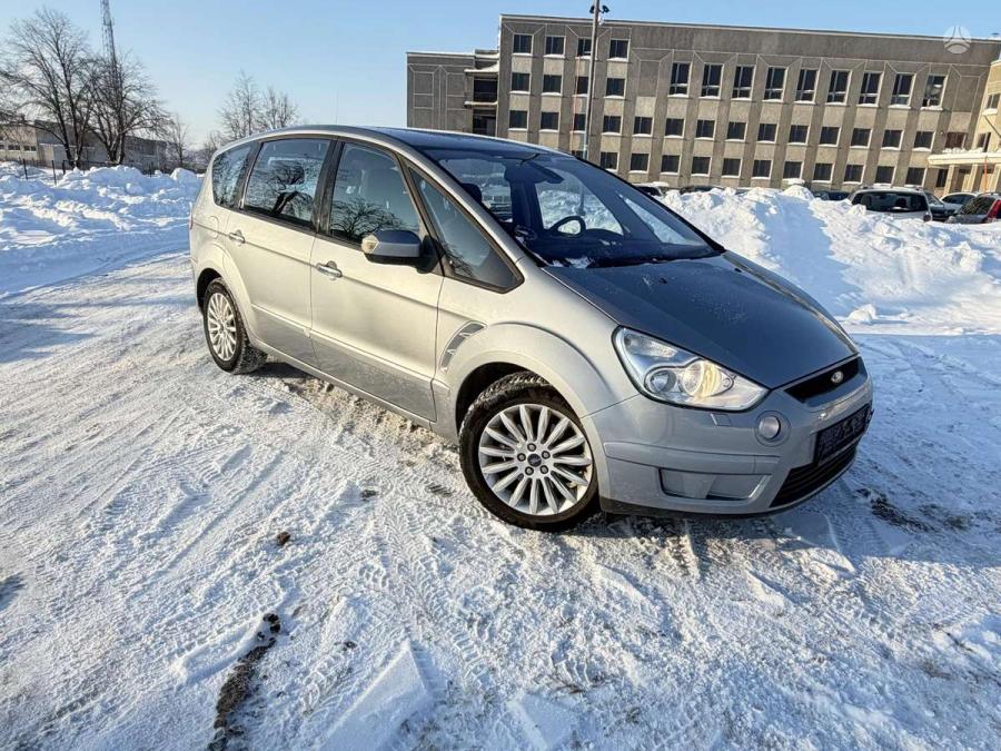 Grey Ford S-Max 2008 in Plunge, with an engine capacity of 2.00 L and mileage of 280 thousand km for 3100 €, photo 1 on AUTOMOTO.COM.LV