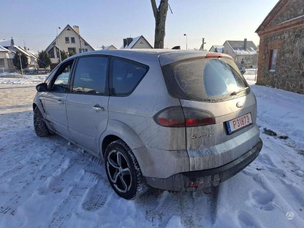 Pelēks Ford S-Max 2008 Alīta, ar dzinēja tilpumu 2.00 L un nobraukumu 396 tūkst. km par 2950 €, foto 3 vietnē AUTOMOTO.COM.LV