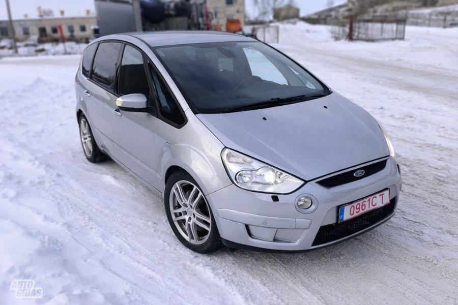 Grey Ford S-Max 2008 in Kelme, with an engine capacity of 2.00 L and mileage of 330 thousand km for 2200 €, photo 2 on AUTOMOTO.COM.LV