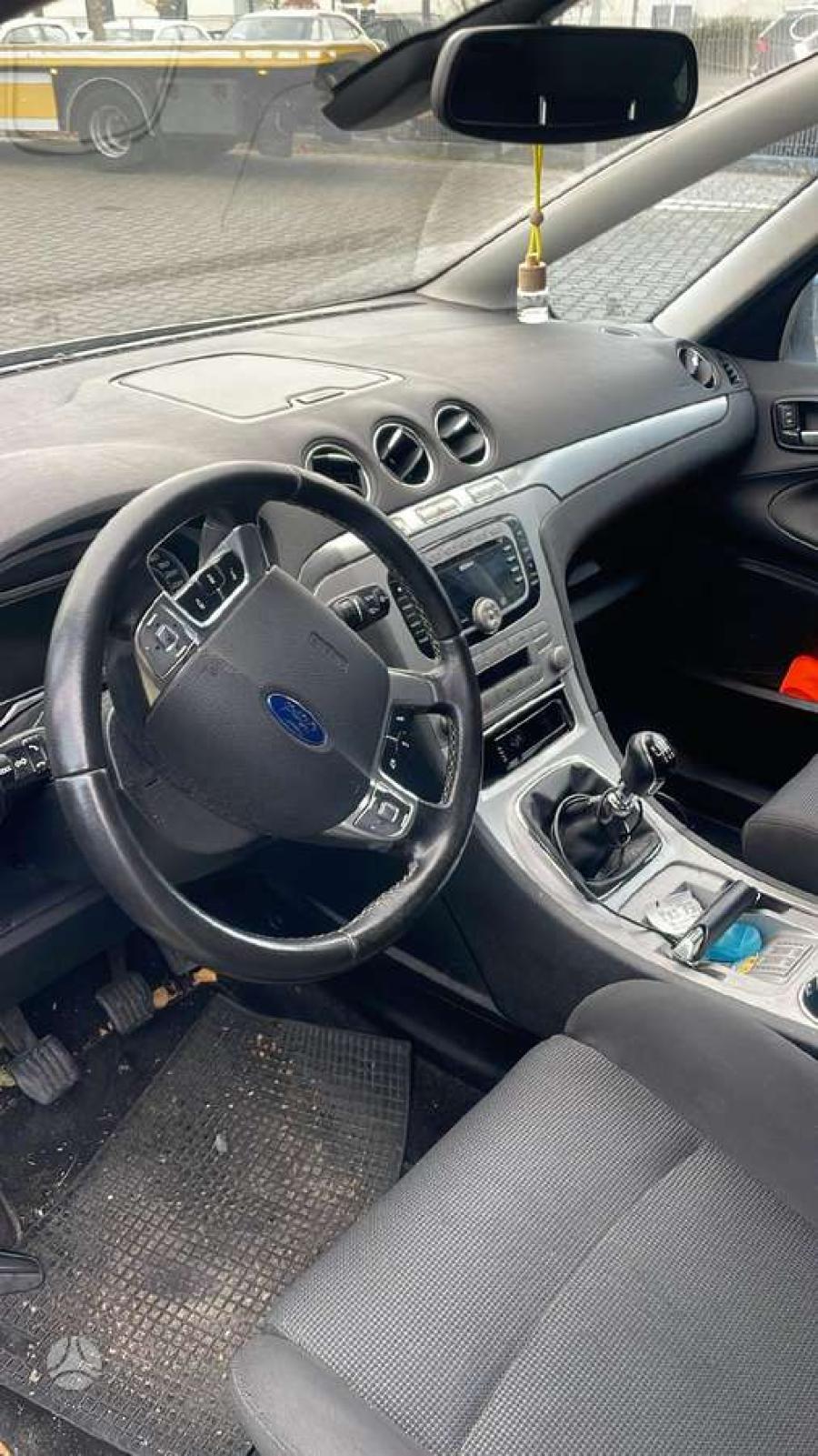 Pelēks Ford S-Max 2008 Marijampole, ar dzinēja tilpumu 2.00 L un nobraukumu 280 tūkst. km par 2800 €, foto 2 vietnē AUTOMOTO.COM.LV