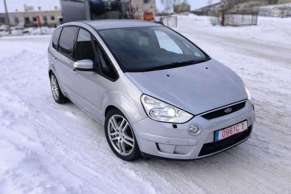 Grey Ford S-Max 2008 in Kelme, with an engine capacity of 2.00 L and mileage of 330 thousand km for 2200 €, photo 2 on AUTOMOTO.COM.LV