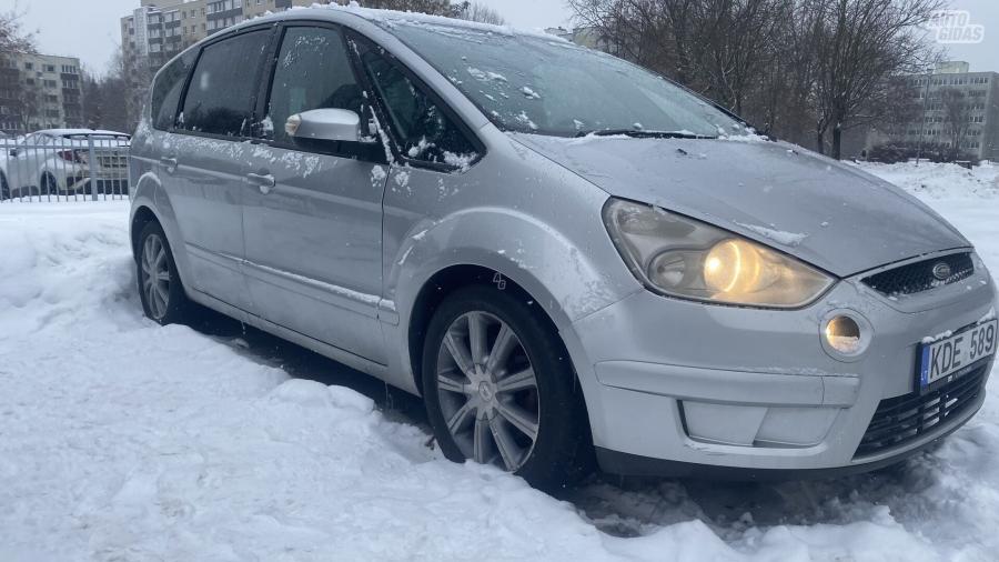 Grey Ford S-Max 2008 in Vilnius, with an engine capacity of 1.80 L and mileage of 300 thousand km for 2000 €, photo 4 on AUTOMOTO.COM.LV