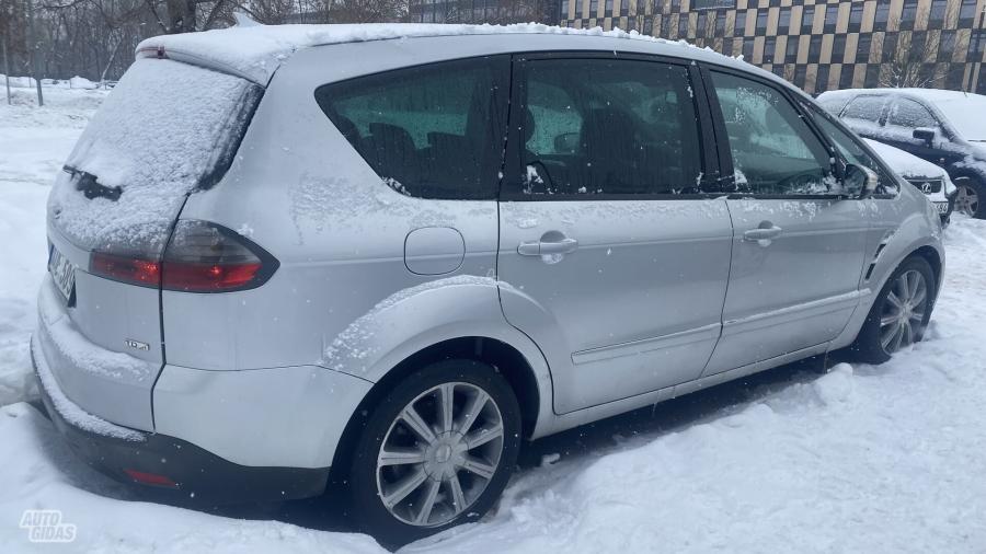 Grey Ford S-Max 2008 in Vilnius, with an engine capacity of 1.80 L and mileage of 300 thousand km for 2000 €, photo 5 on AUTOMOTO.COM.LV