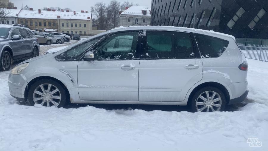 Grey Ford S-Max 2008 in Vilnius, with an engine capacity of 1.80 L and mileage of 300 thousand km for 2000 €, photo 6 on AUTOMOTO.COM.LV