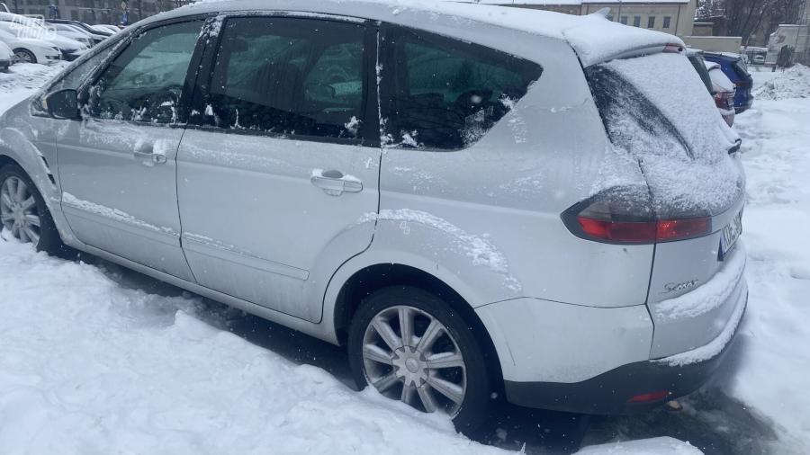 Grey Ford S-Max 2008 in Vilnius, with an engine capacity of 1.80 L and mileage of 300 thousand km for 2000 €, photo 7 on AUTOMOTO.COM.LV