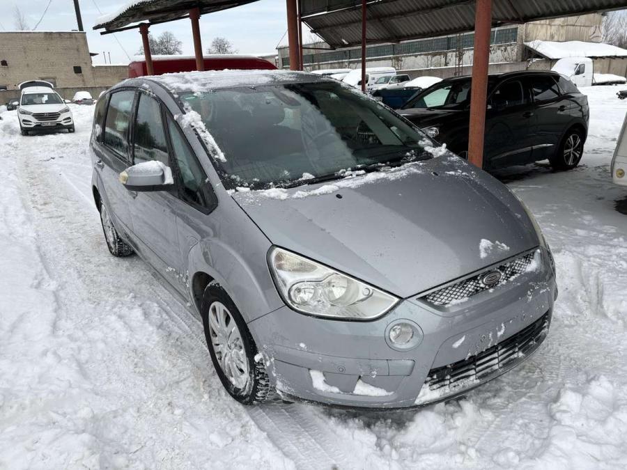 Grey Ford S-Max 2008 in Taurage, with an engine capacity of 2.00 L and mileage of 231 thousand km for 3200 €, photo 1 on AUTOMOTO.COM.LV
