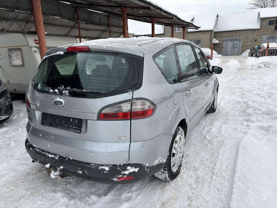 Grey Ford S-Max 2008 in Taurage, with an engine capacity of 2.00 L and mileage of 231 thousand km for 3200 €, photo 8 on AUTOMOTO.COM.LV